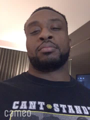 Big E for R/caps | Cameo